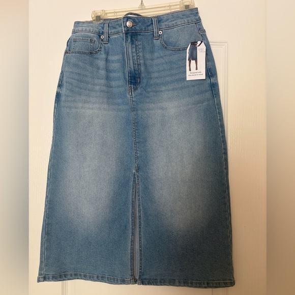 Time and Tru | Skirts | Time And Tru Classic Blue Denim Skirt | Poshmark